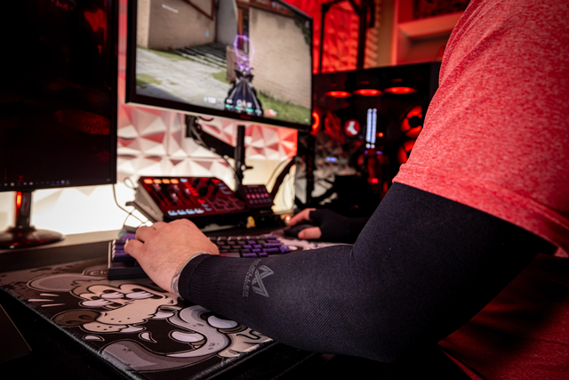 True Performance Graduated Compression Arm Sleeves for Esports – Cloud9